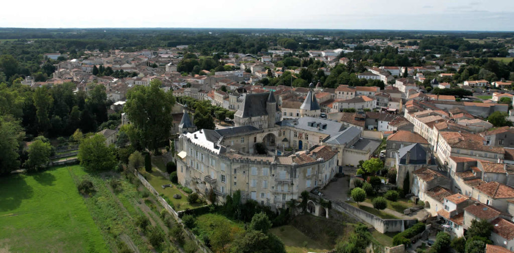 Jonzac – Une ville thermale au riche passé historique